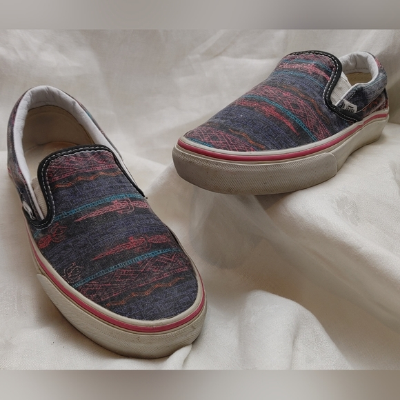 Vans | Shoes | Vans Off The Wall Aztec Lizard Blue Classic Slip On ...